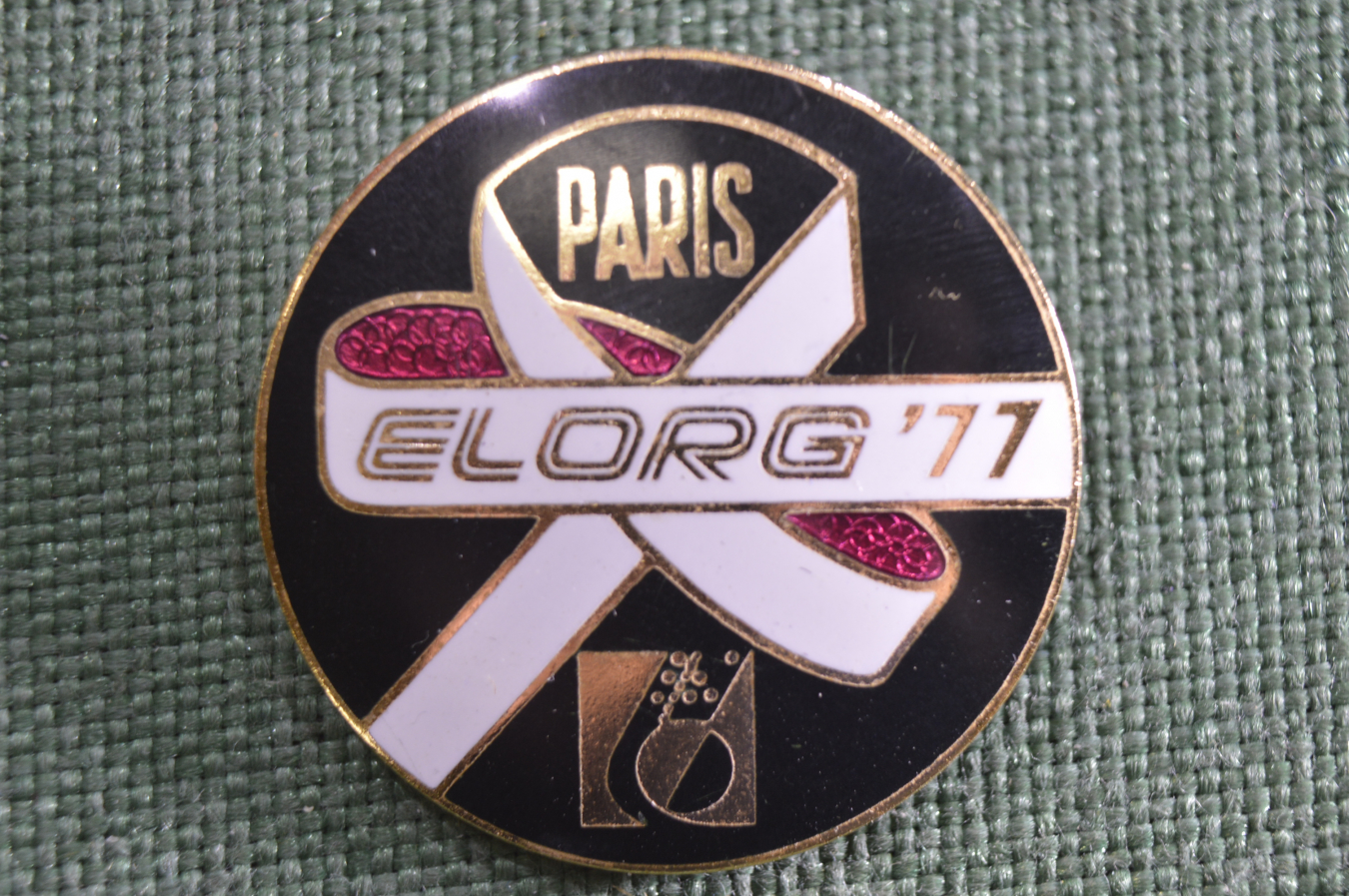 Купить Значок "Международная выставка электроноргтехники "ELORG 1977 ...