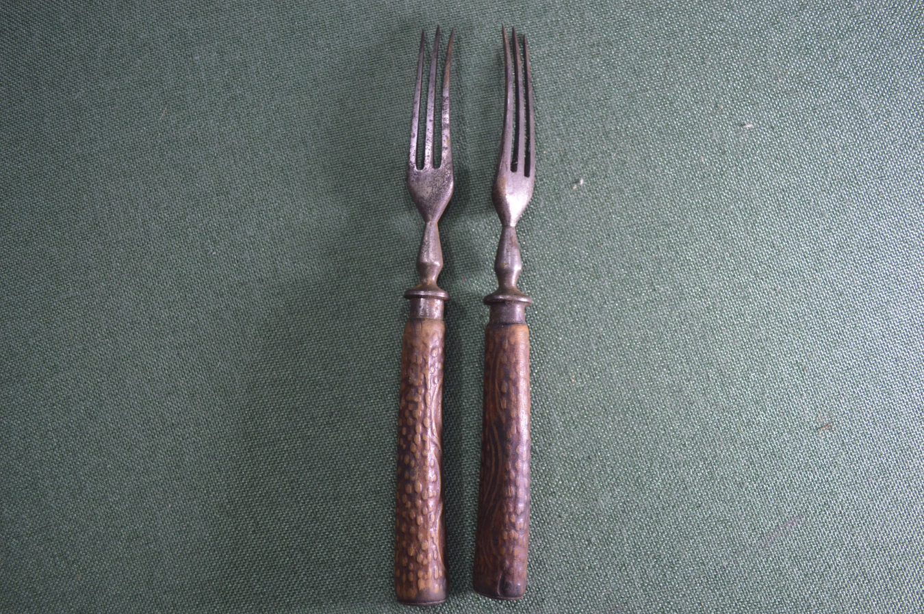 Купить Вилки старинные с резной деревянной ручкой. 2 штуки. Царская ...