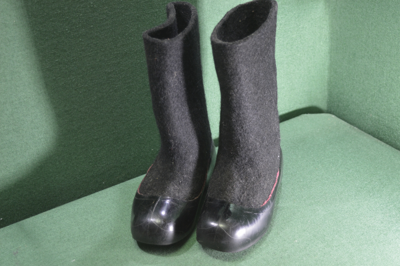 Купить Валенки детские с галошами. Реквизит. СССР. 1978 год. в интернет ...