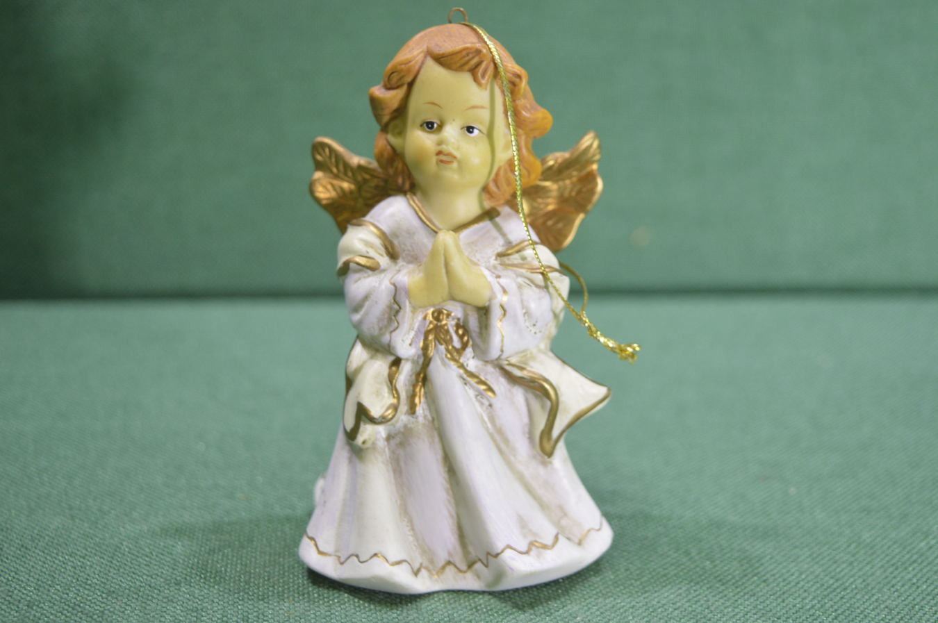 Купить Фигурка статуэтка колокольчик Молящийся ангелок Фарфор Европа в интернет аукционе