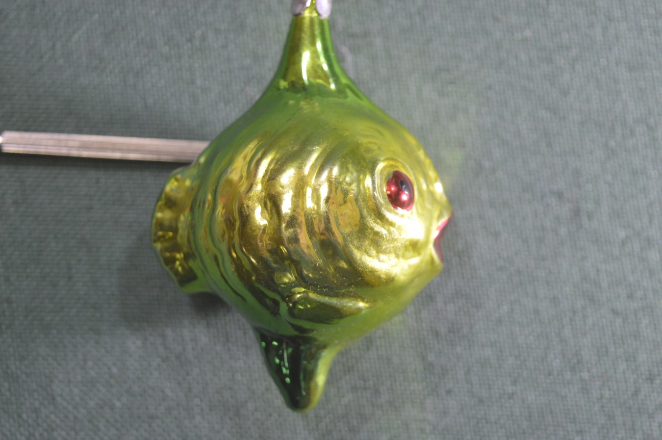 Купить Игрушка елочная стеклянная Рыба луна рыбка зелено золотистая Стекло подвес 1 СССР
