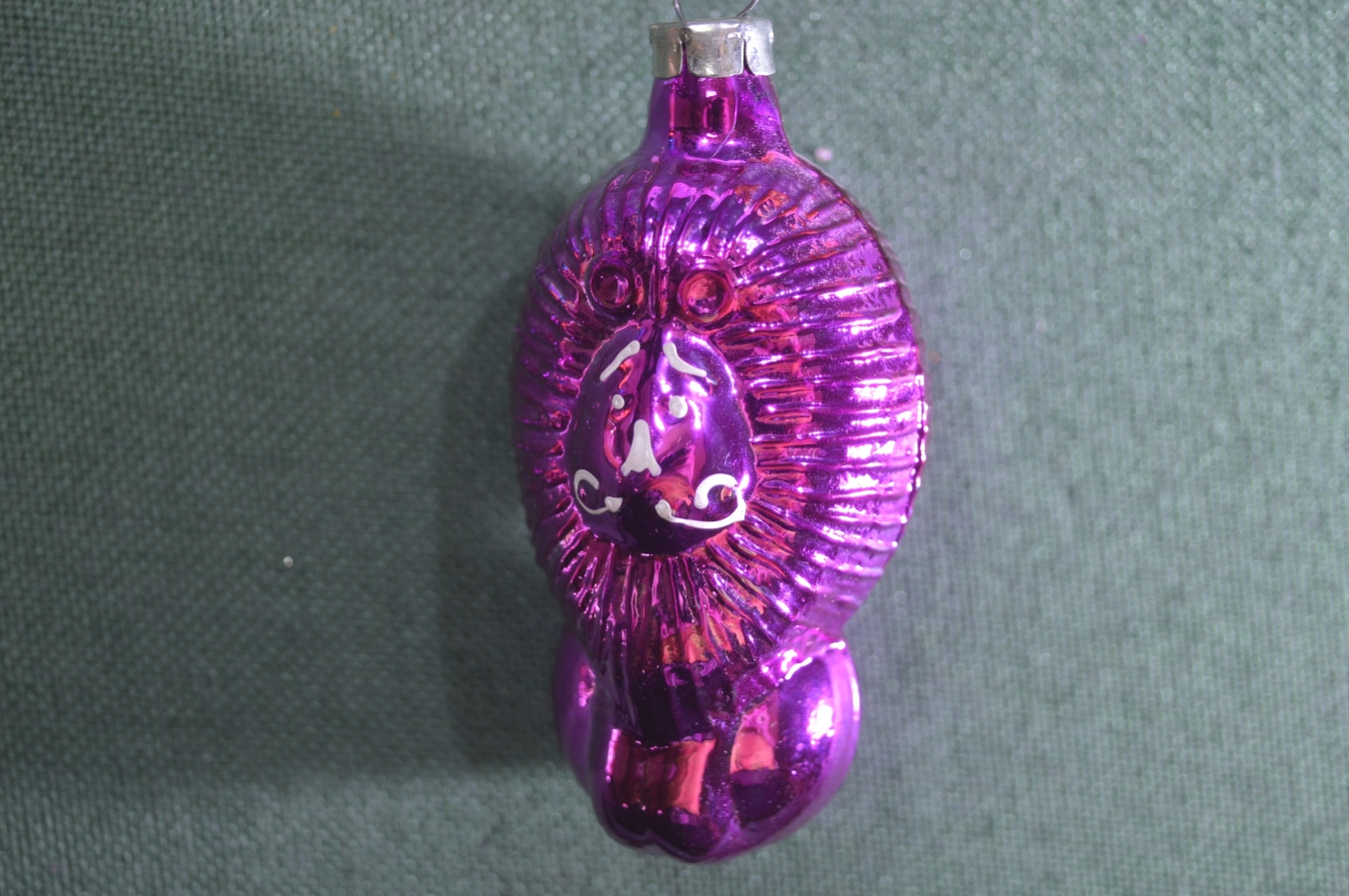 Купить Елочная стеклянная игрушка Лев Царь зверей Фиолетовый Стекло подвес 3 СССР цены