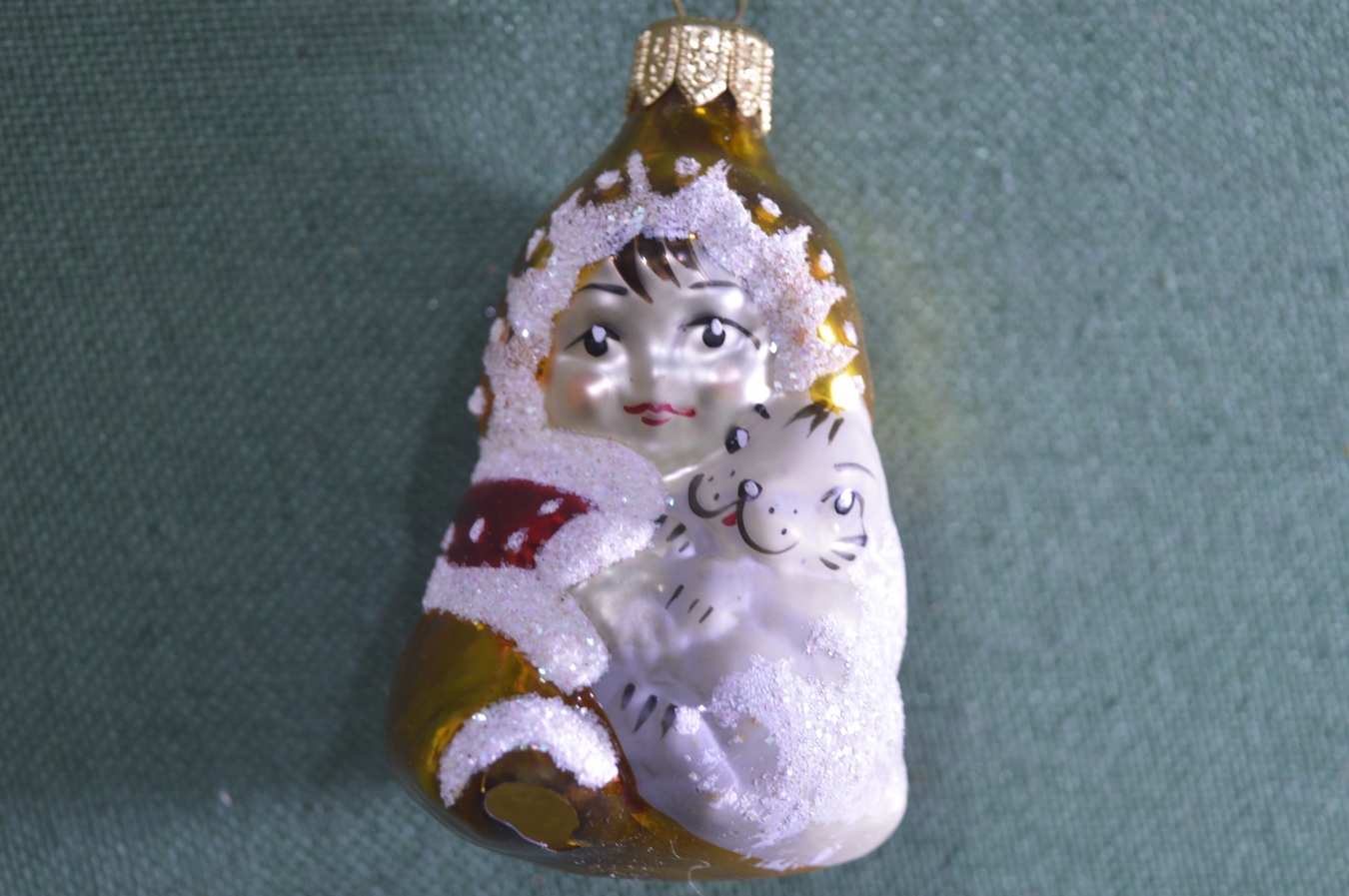Купить Елочная игрушка стеклянная Девочка с котенком Стекло подвес