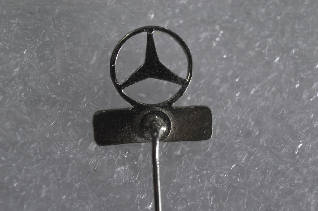 Купить Знак значок "Мерседес mercedes Международная выставка". ГДР ...