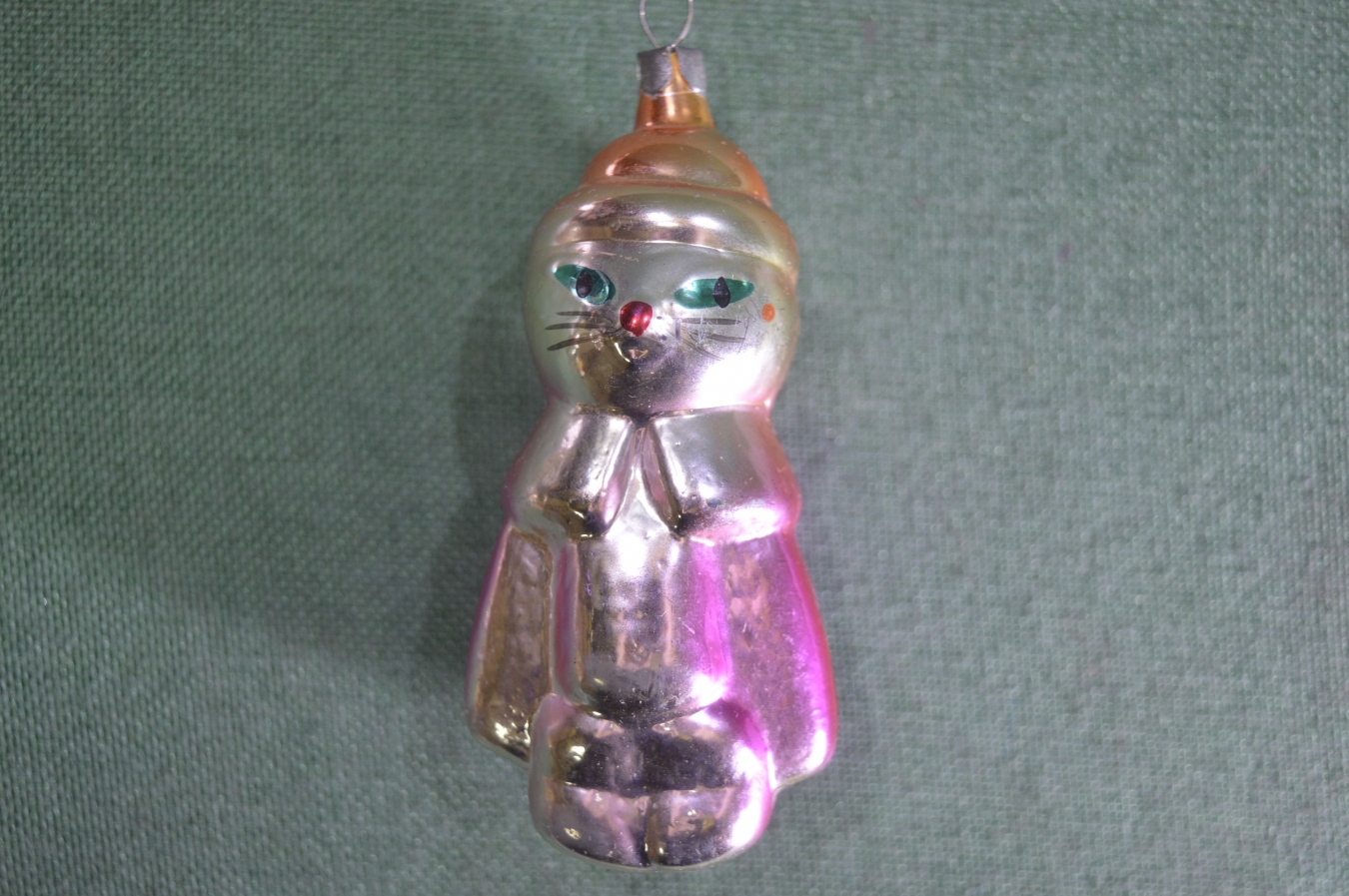 Купить Елочная стеклянная игрушка "Кот в сапогах. Зеленый плащ". Стекло ...