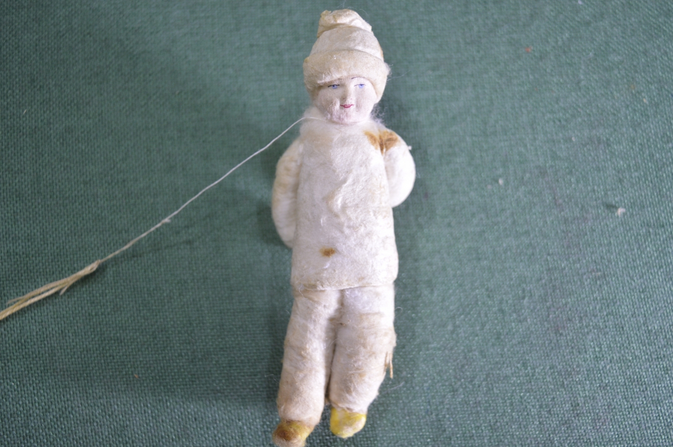 Купить Игрушка ёлочная ватная Мальчик на коньках Куйбышевский райпромтрест 1938 1941