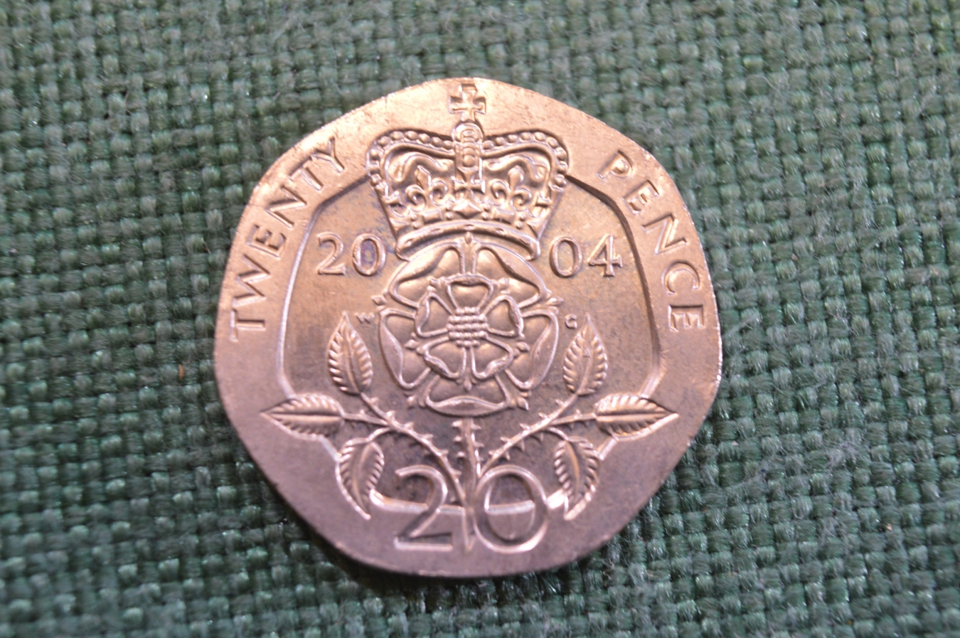 Купить Монета 20 пенсов 2004 года. Twenty pence. Елизавета II ...